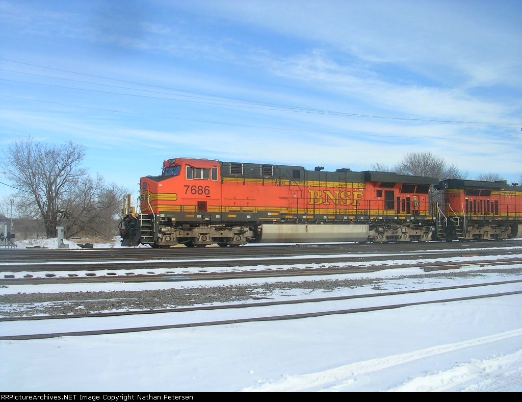 BNSF 7686
